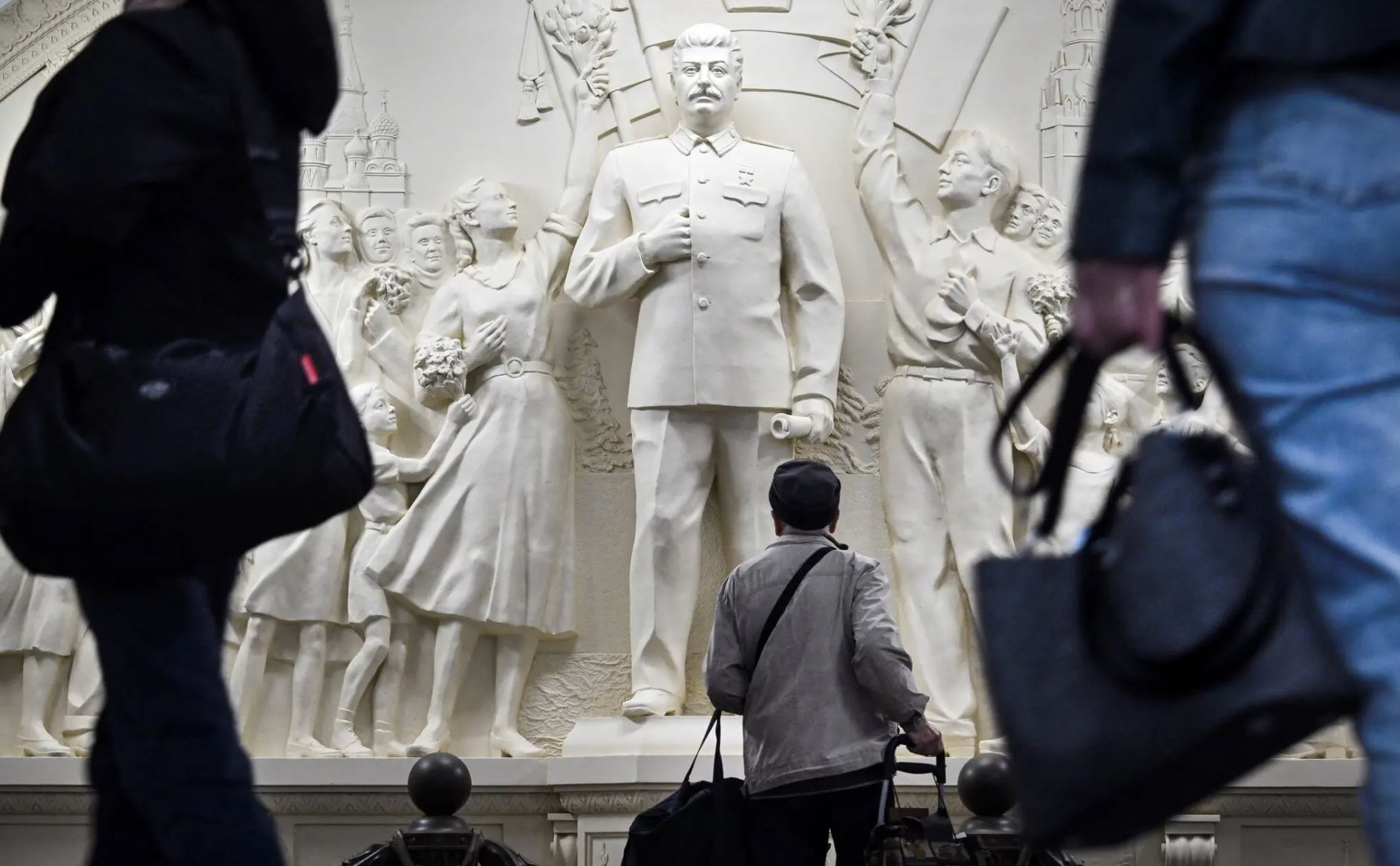 A statue of Stalin is unveiled in the Moscow subway as Russia tries to ...
