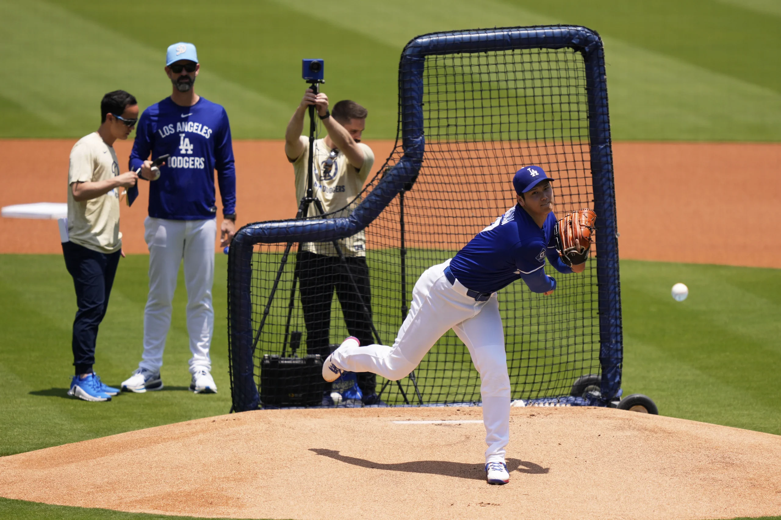 Shohei Ohtani throws 29 pitches in 2nd live batting practice since ...