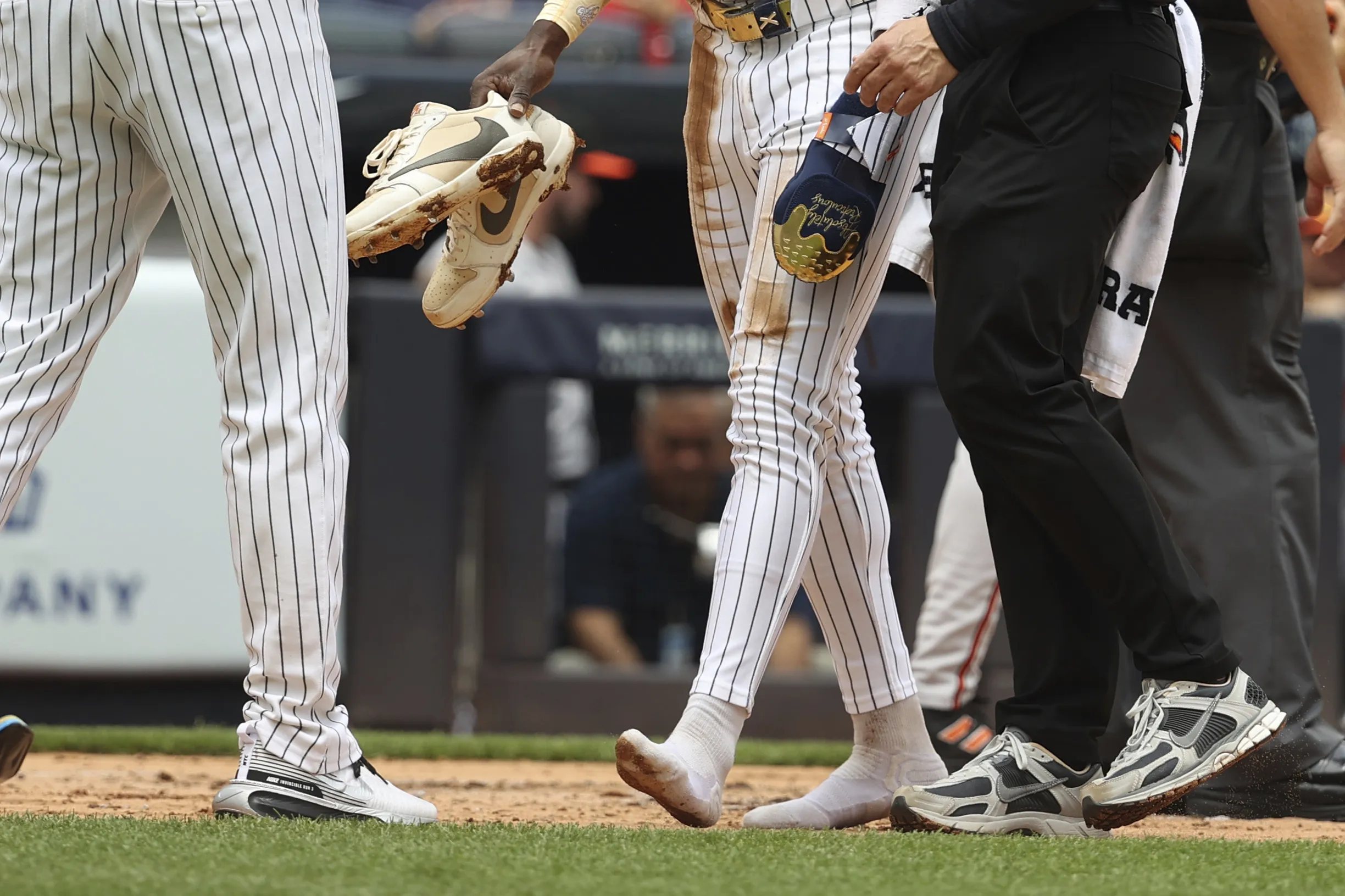 Shoeless Jazz Chisholm Jr. crosses plate for Yankees, a century after ...