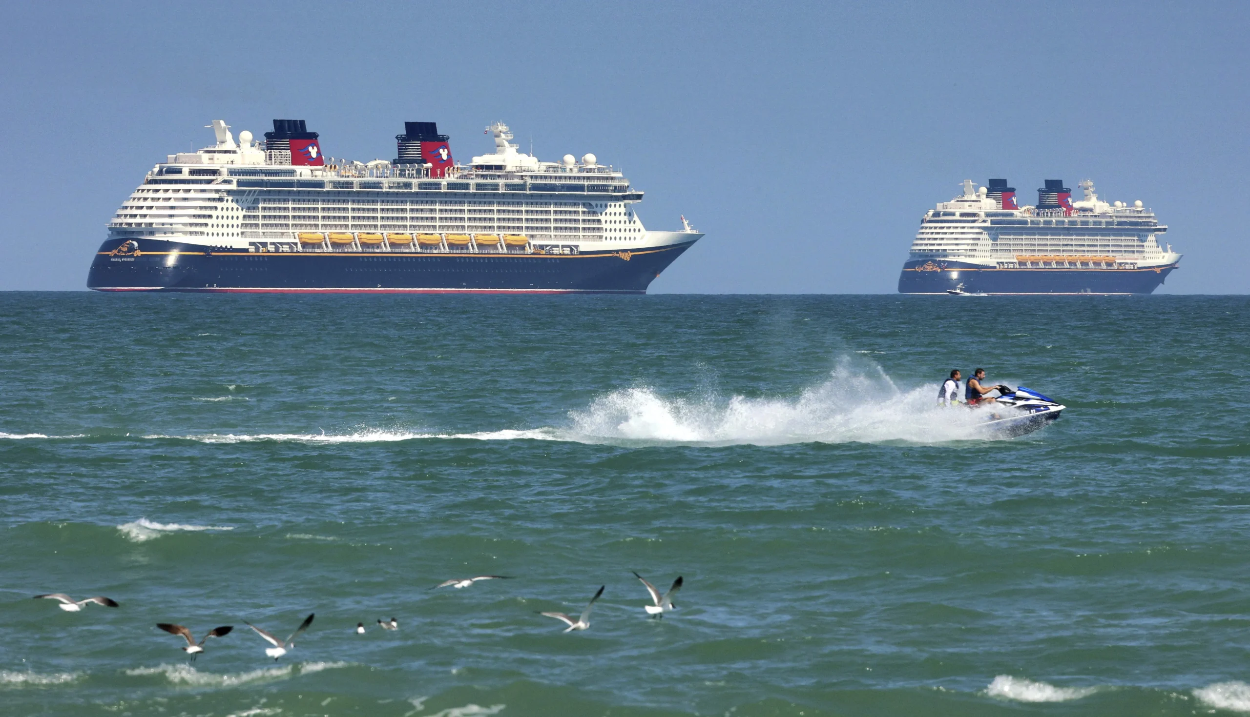 Disney cruise ship rescue team saves girl and father after overboard ...