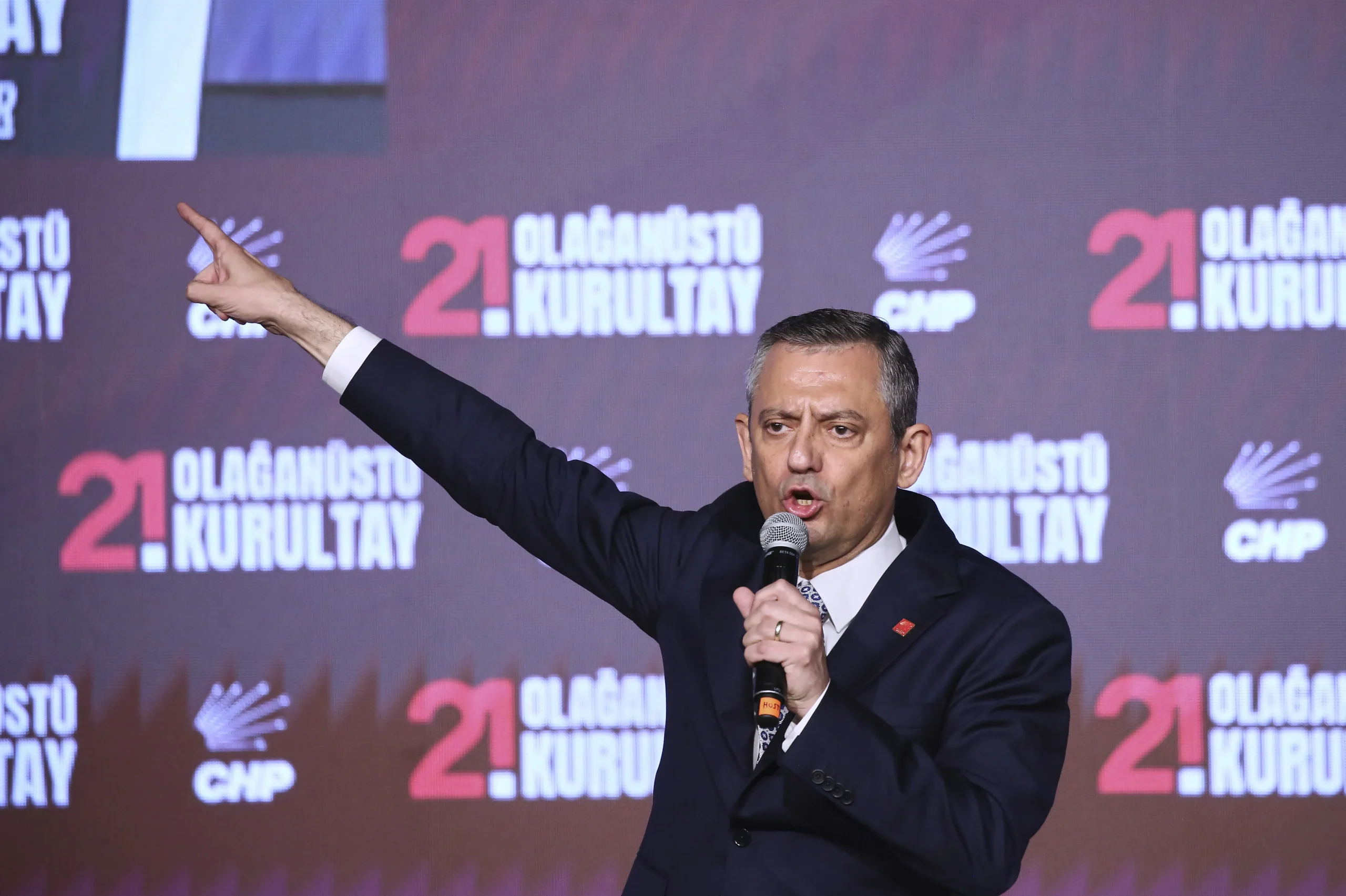 Turkey detains 120 opposition officials including former mayor – News.net