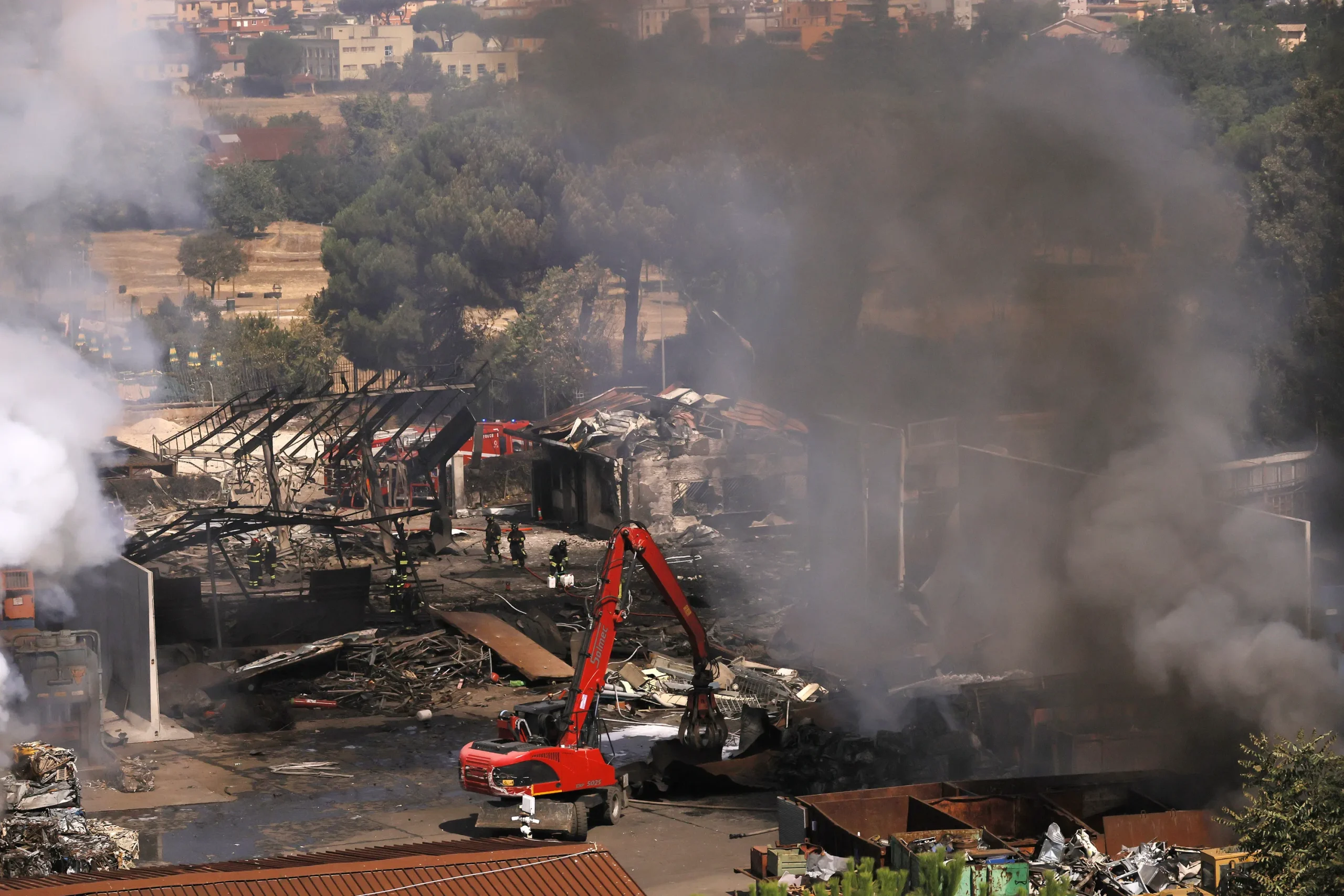 At least 25 people have been injured in a Rome gas station explosion ...