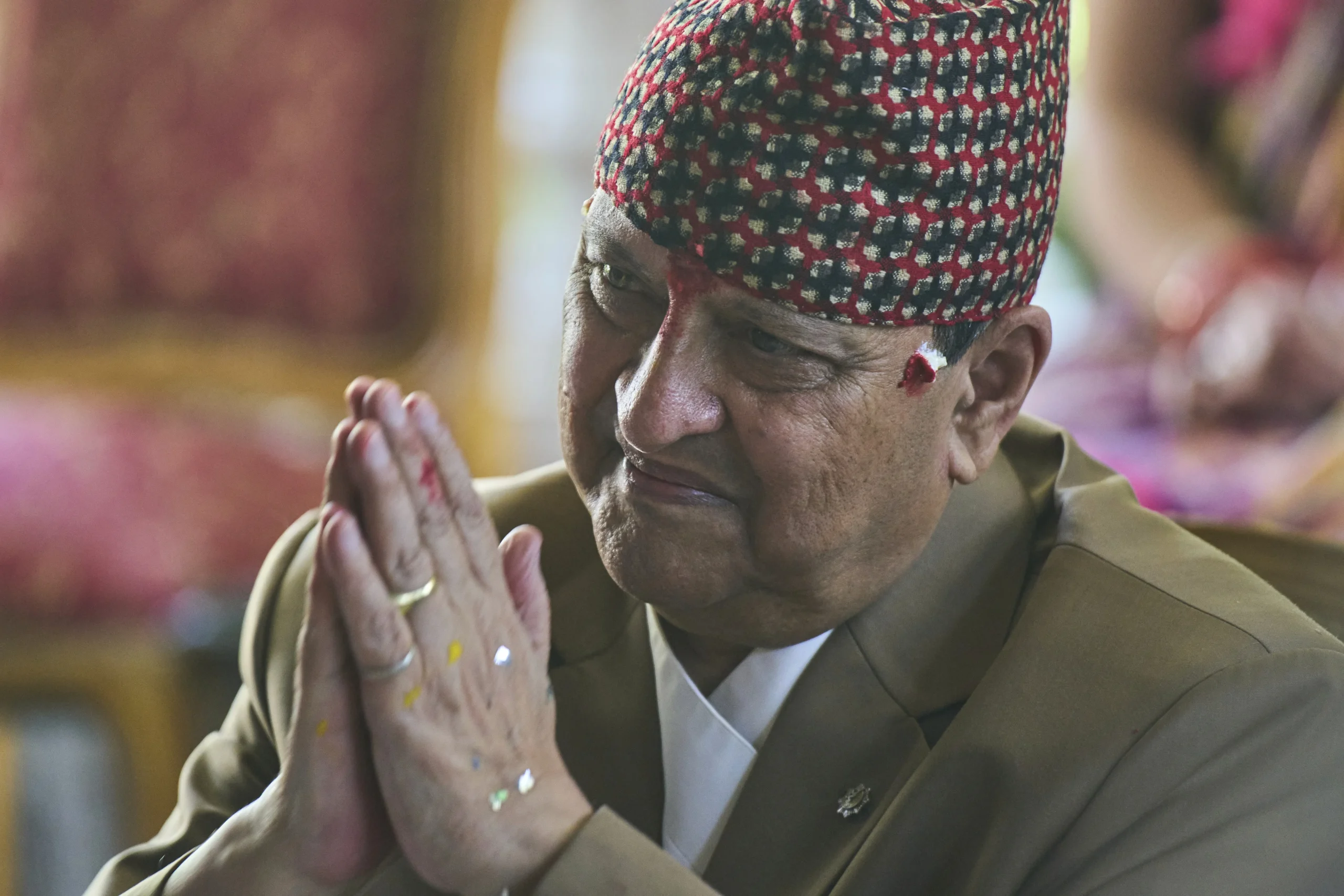 Hundreds greet Nepal’s ex-king on his birthday as support for the ousted monarch grows – News.net