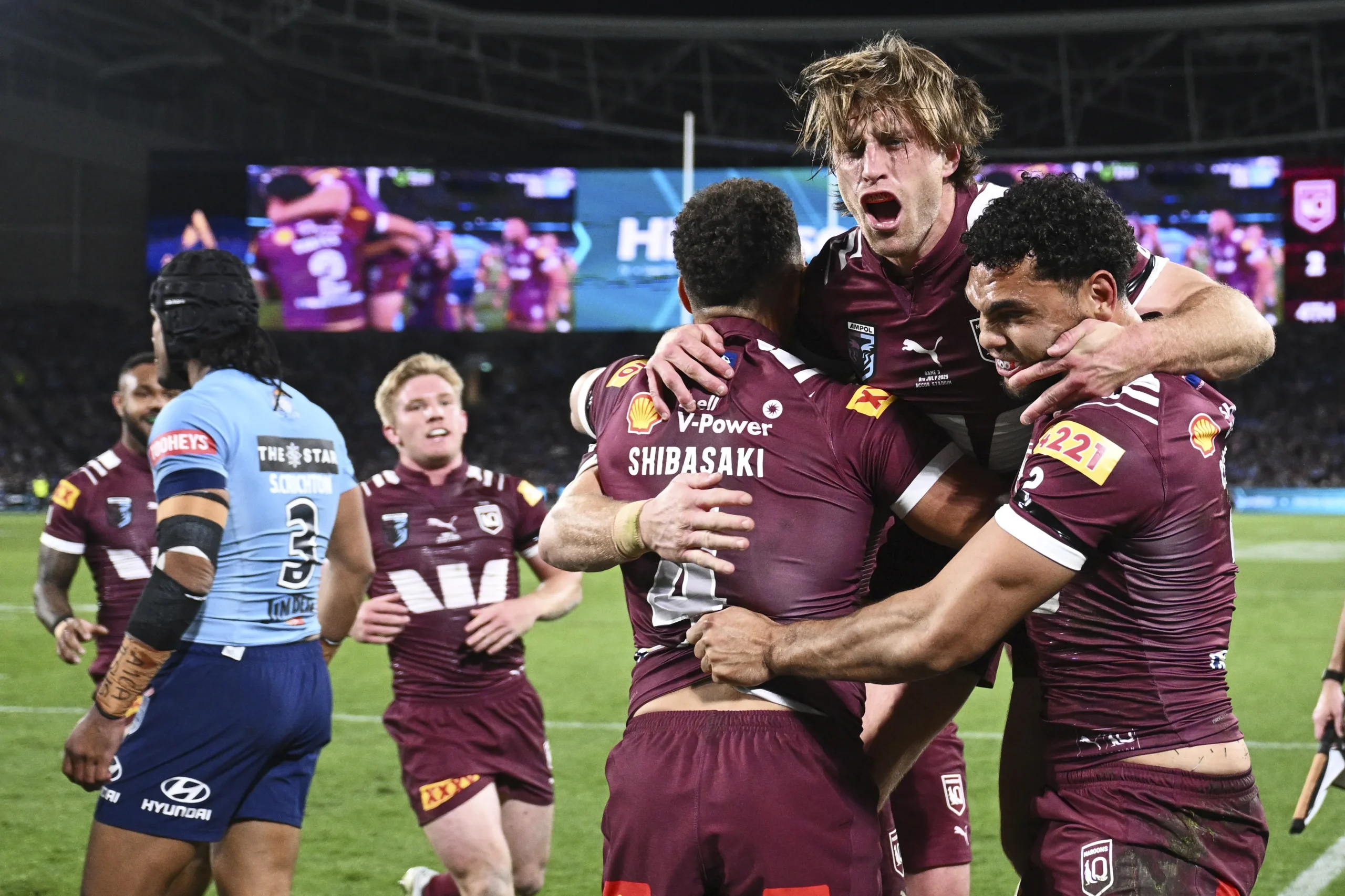 Queensland beats New South Wales to win the State of Origin rugby ...