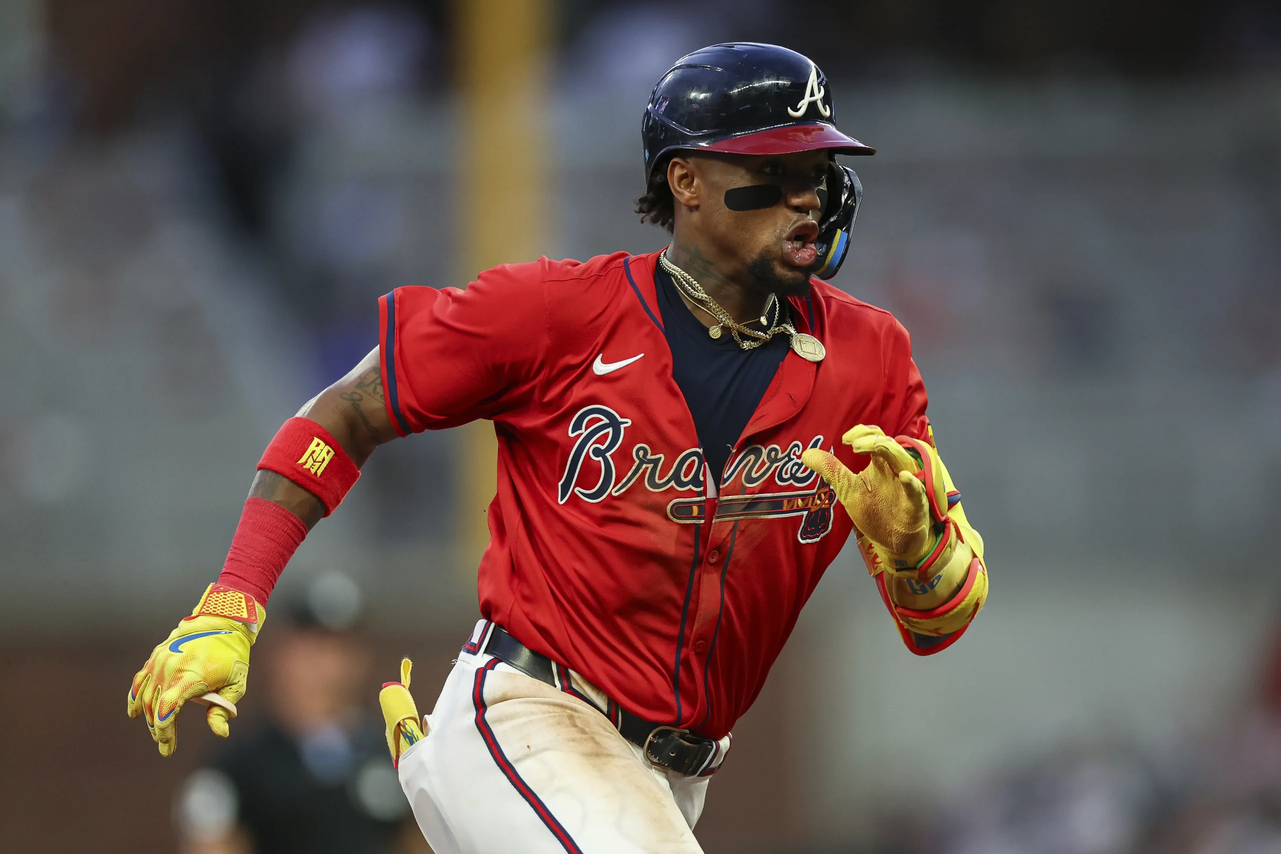 Albies hits 3-run homer, Acuña has defensive gem to lead the Braves past the Yankees – News.net