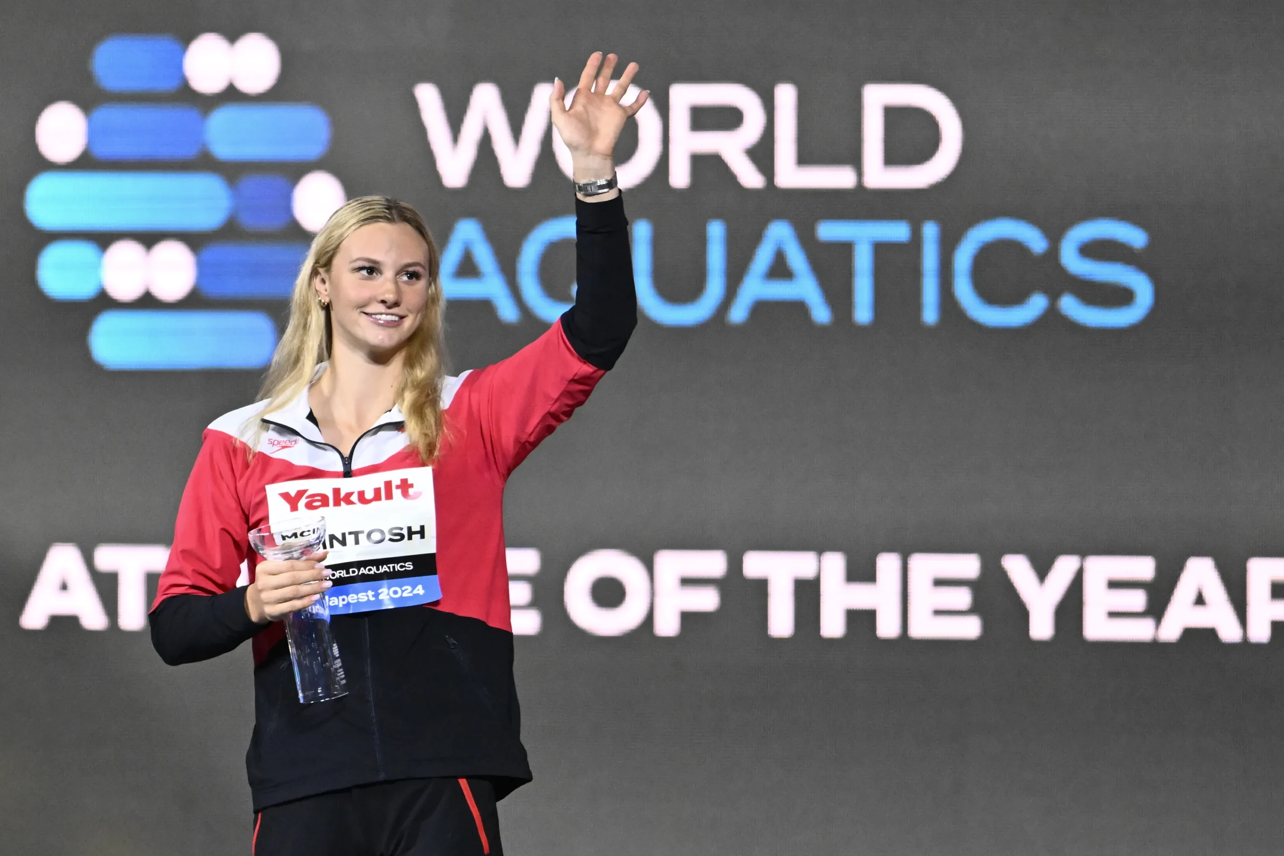 McIntosh goes for 5 individual golds at world championships with Los ...