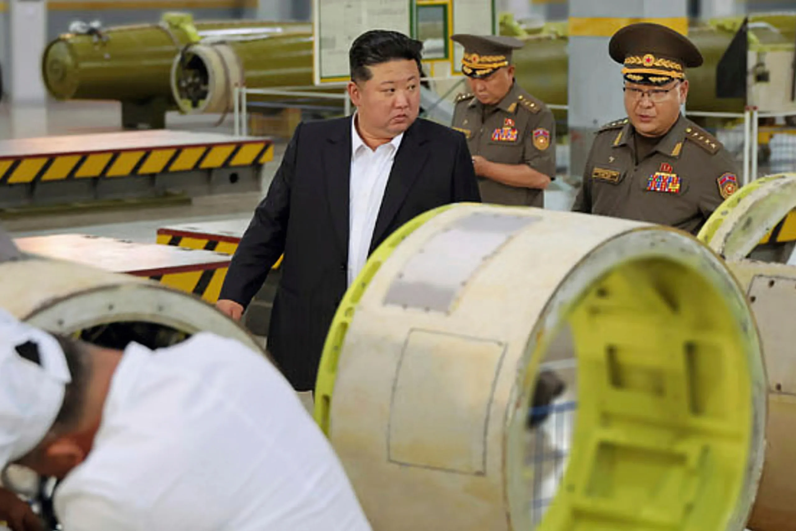 North Korea’s Kim Jong Un travels to Beijing to watch military parade ...
