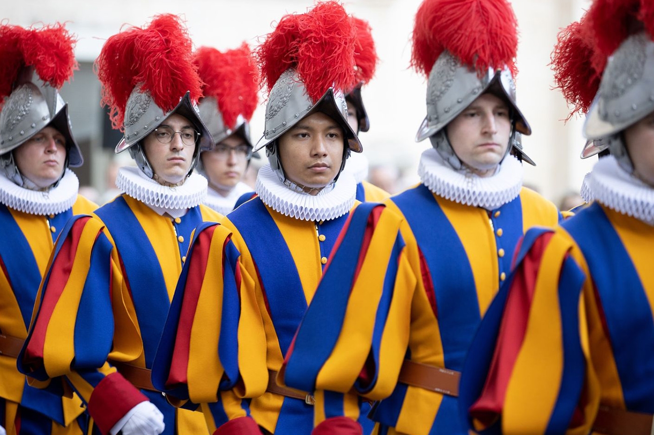 The Swiss Guards have a new uniform. Don’t worry, the iconic one ...