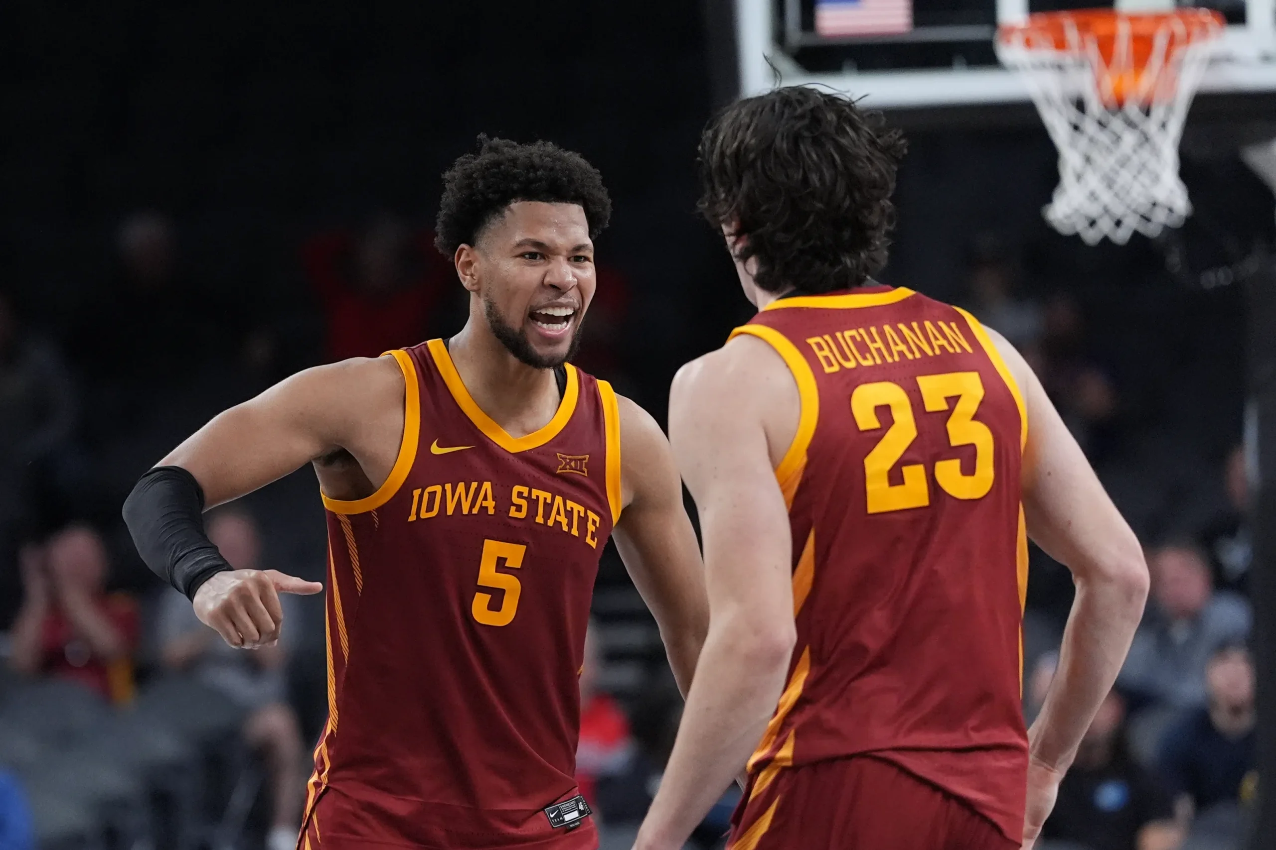 No. 15 Iowa State remains unbeaten with 83-82 victory over No. 14 St ...