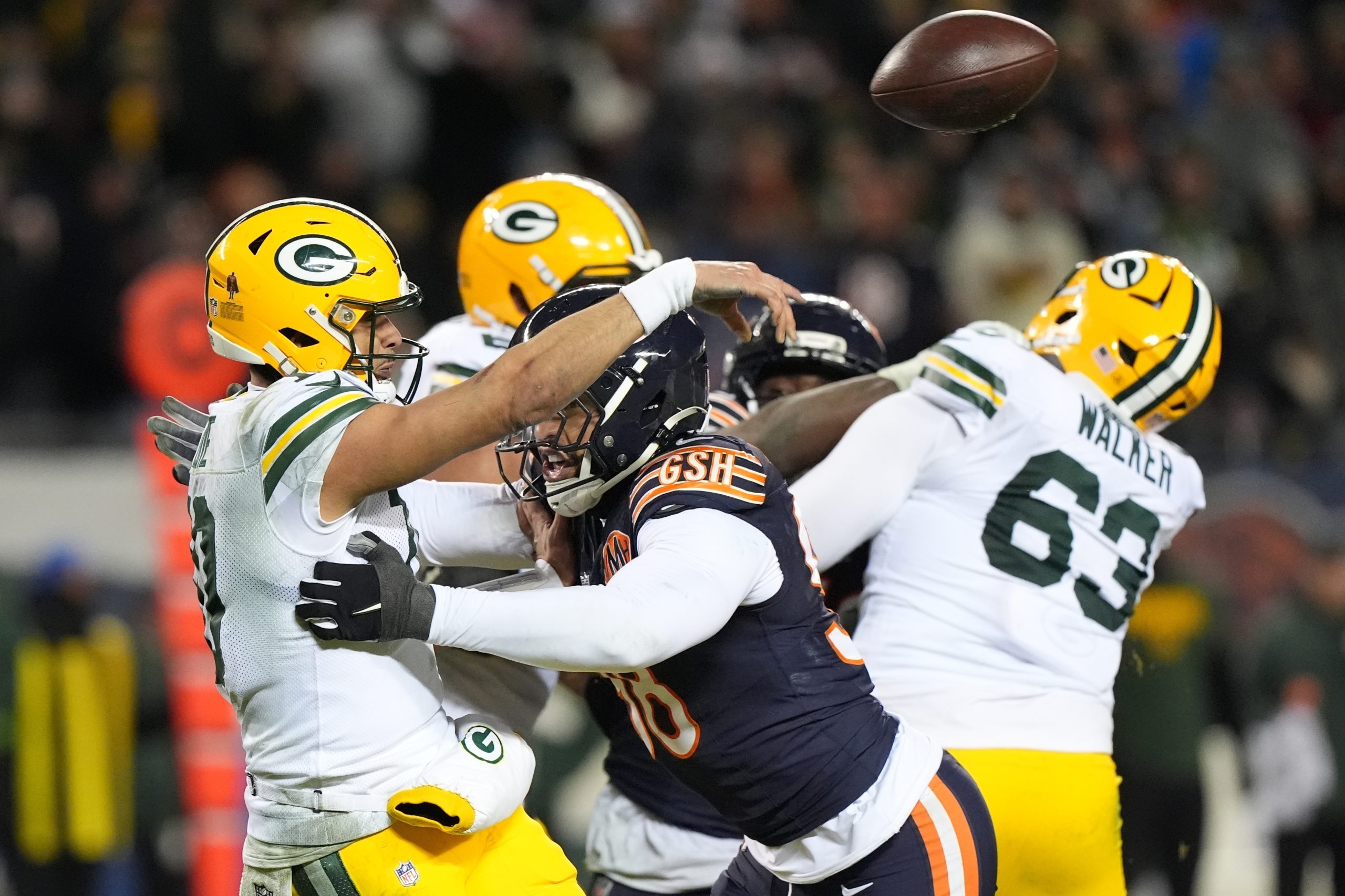 Packers’ inability to protect leads down the stretch proves costly in ...