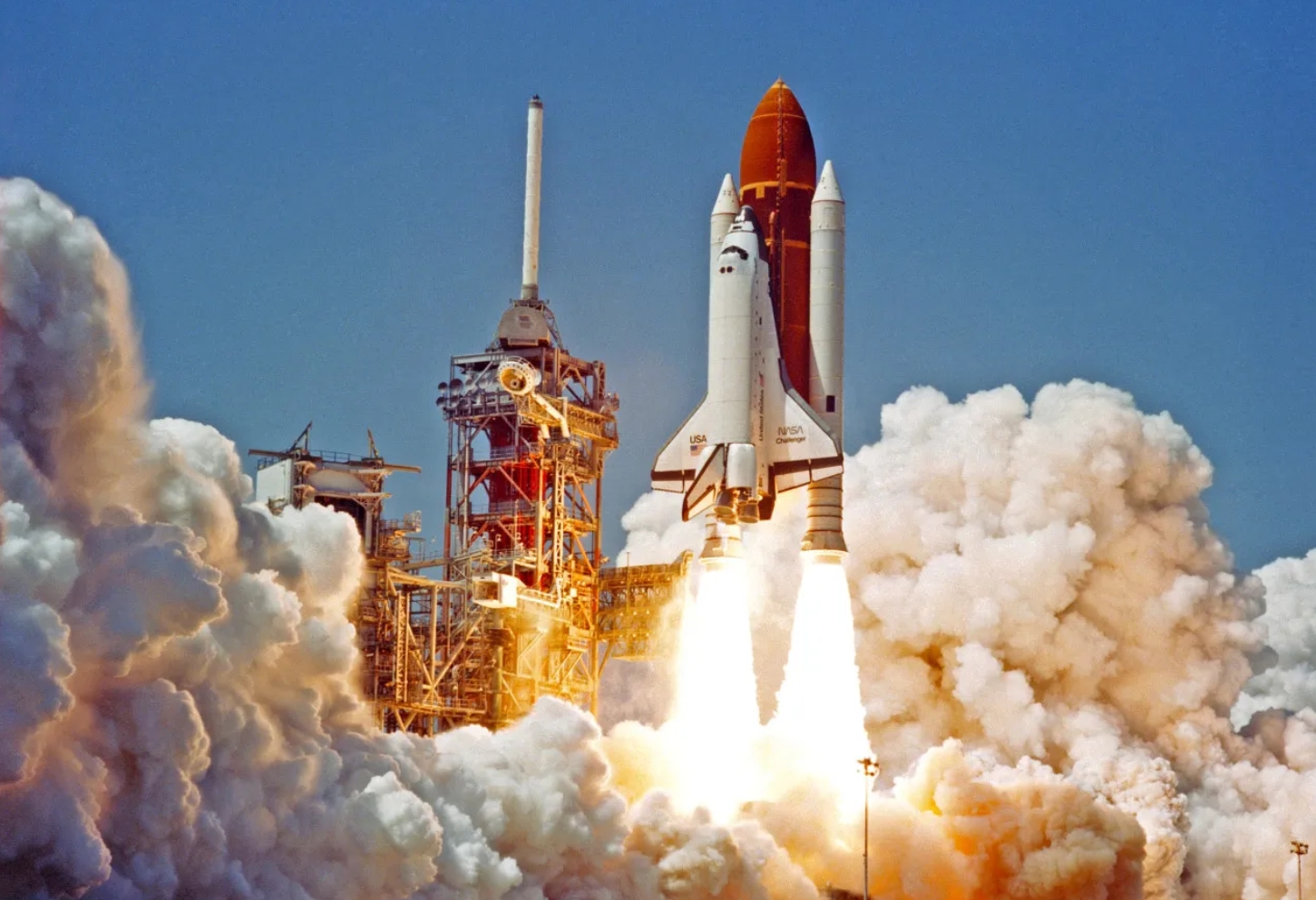 NASA and families of fallen astronauts mark 40th anniversary of space ...