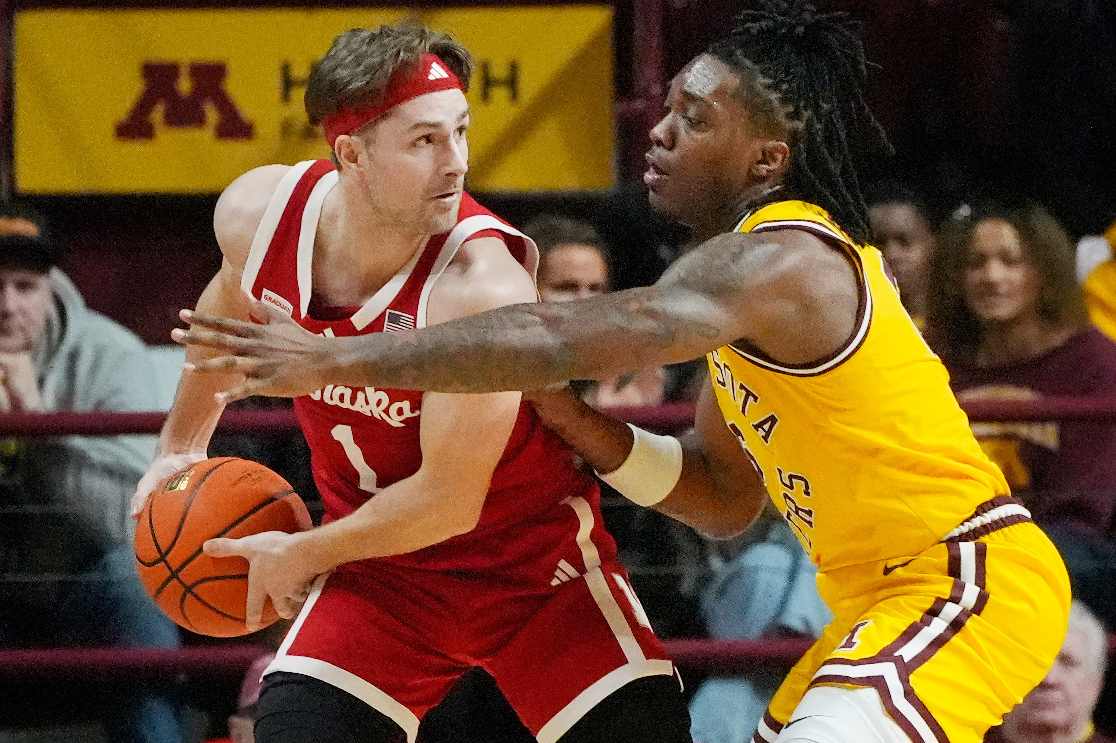 No. 7 Nebraska goes to 20-0 with second-half surge past Minnesota led ...