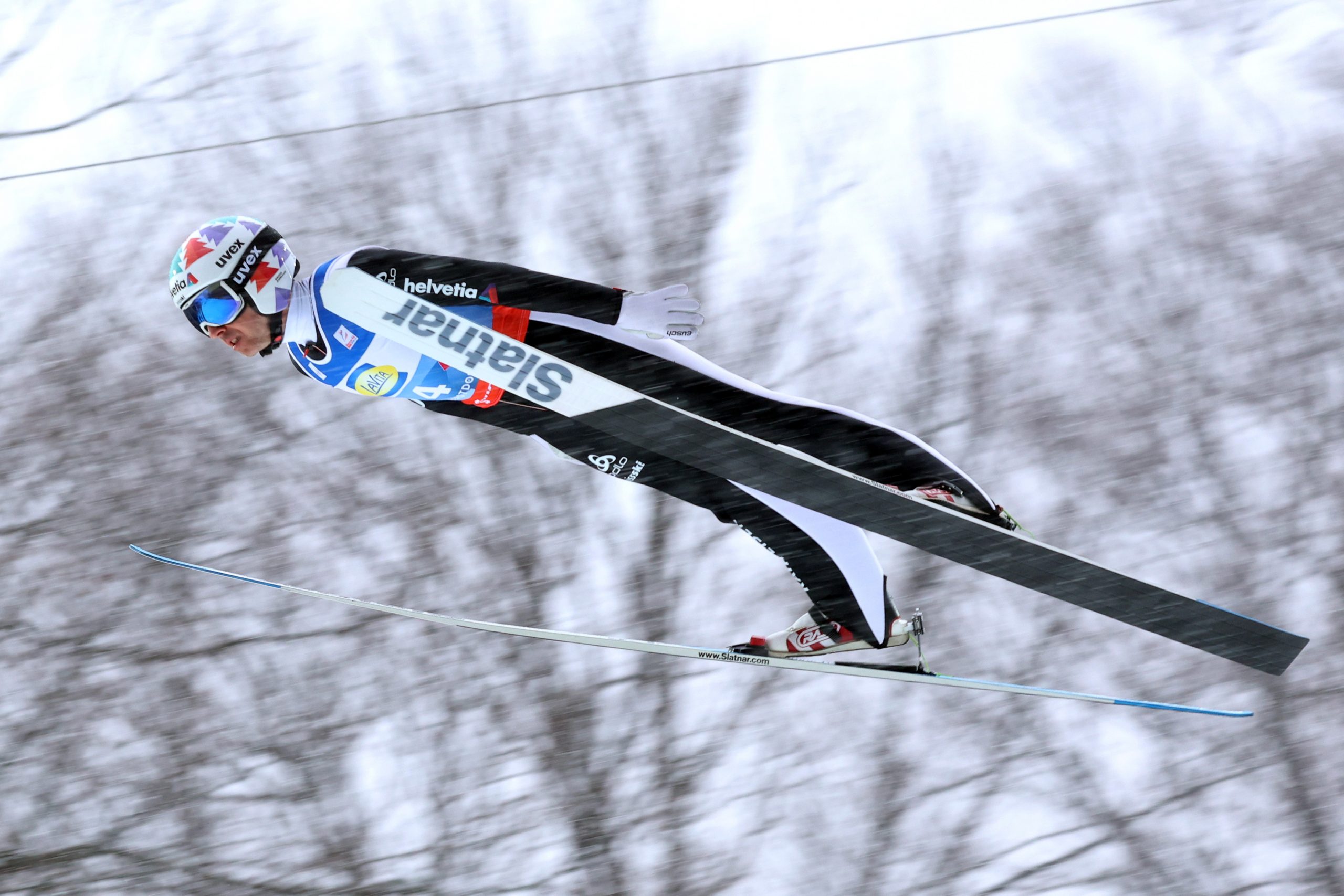 Switzerland leaves 44-year-old ski-jump great Simon Ammann off Winter ...