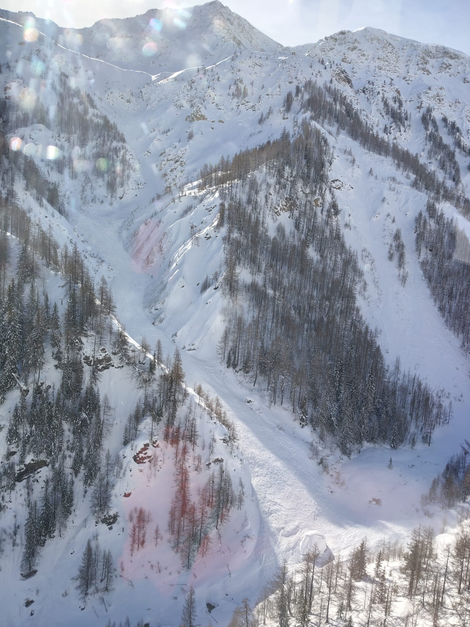 Off-trail avalanche kills 2 skiers and injures 1 in northern Italy ...