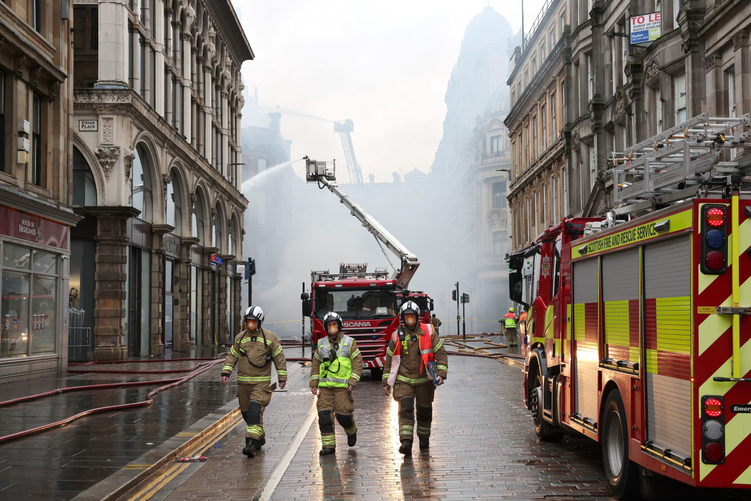 Glasgow building fire closes Scotland’s busiest train station and ...