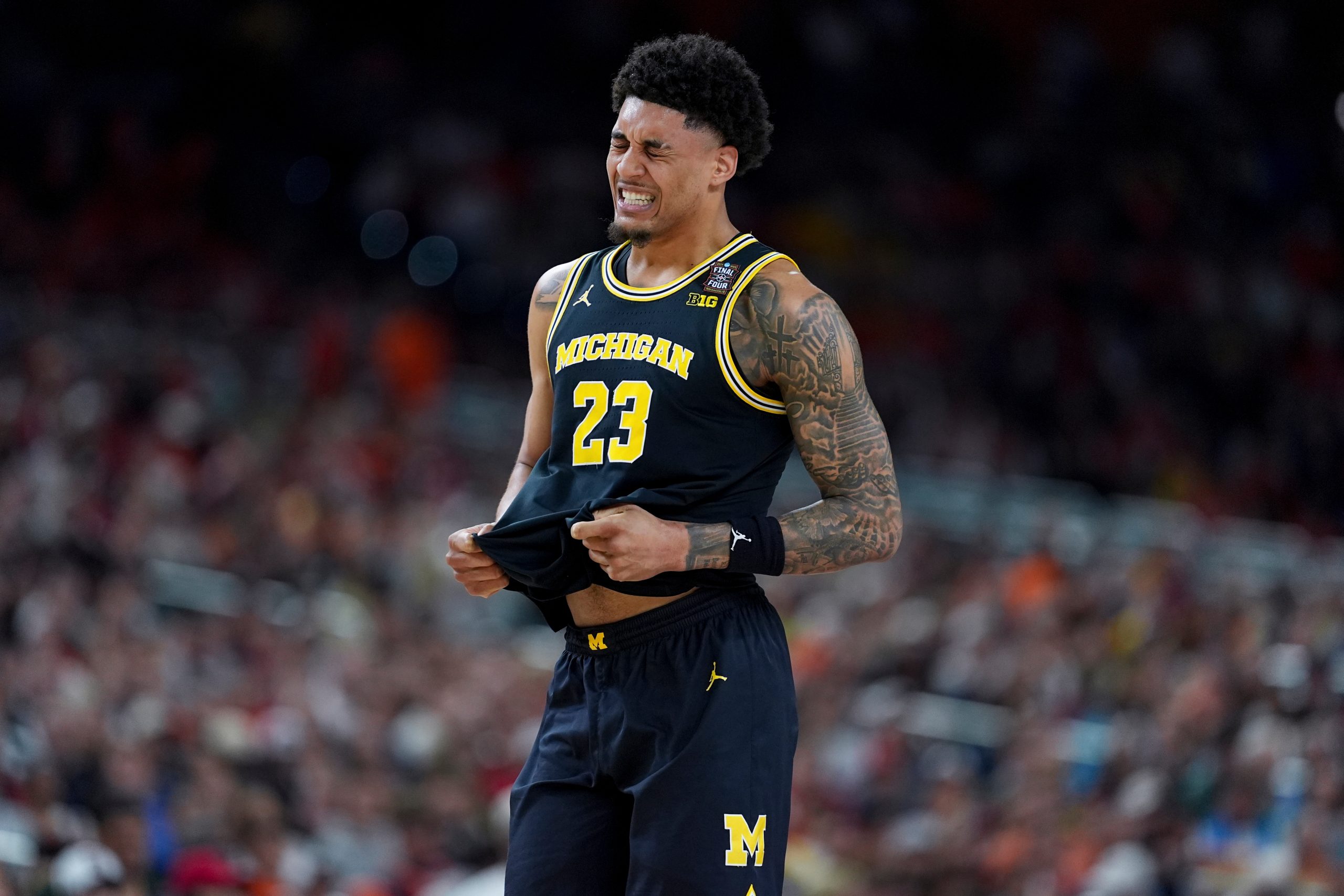 Sports betting roundup: Michigan favored against UConn in final game of ...