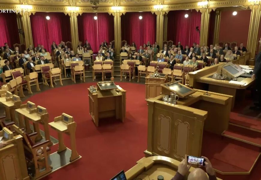 Norway lawmakers perform rowing chant in support of World Cup team ...